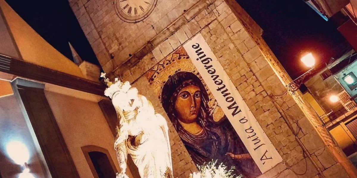 Il Regno di Sacerdoti , capuzzelle , sibille , assistiti e femminielli ...