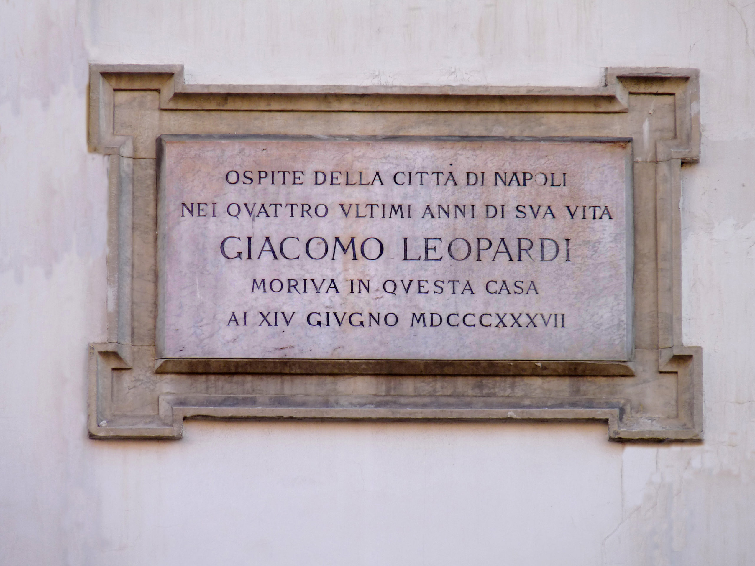 lapide leopardi – Cose di Napoli